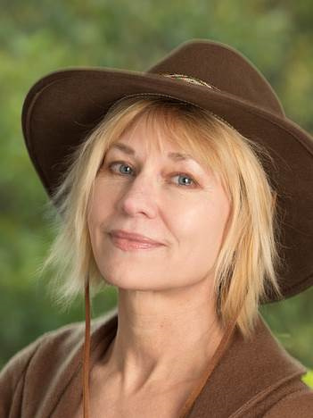 Elizabeth Crook | Hachette Book Group